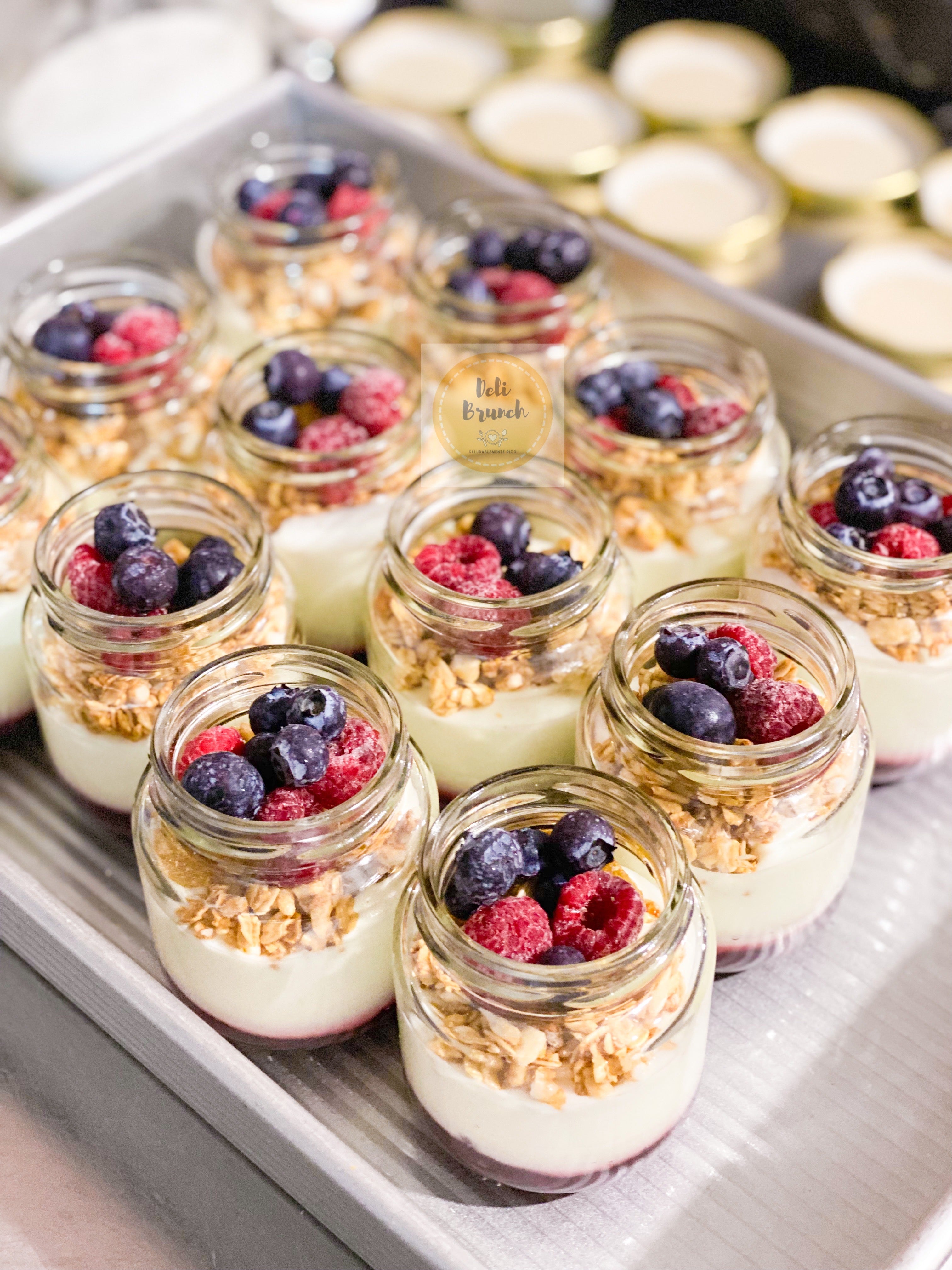 POSTRES ENFRASCADOS – Etiquetado "PRODUCTOS DE BANQUETERIA"– Deli Brunch